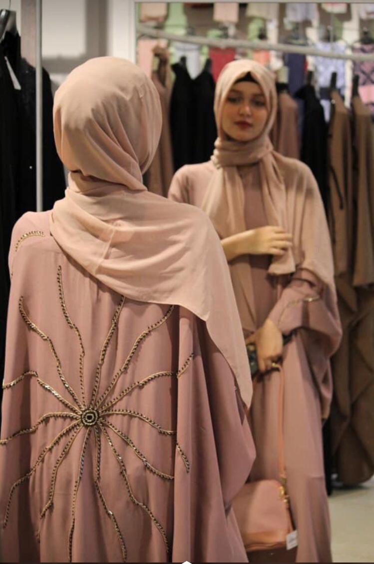 Lubna Fashions – Bring Out the Star in you