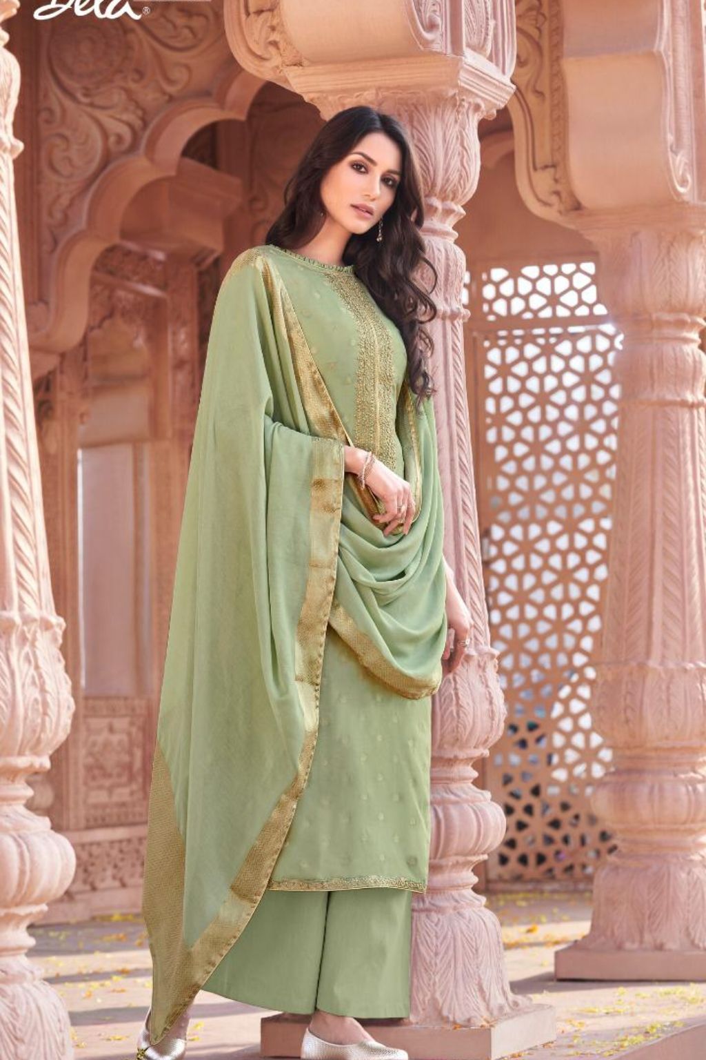 Lubna Fashions – Bring Out the Star in you
